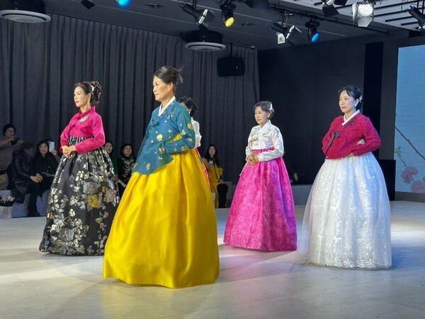 4th Hanbok Fashion Show by Hwanggeumdan Highlights the Beauty of ...