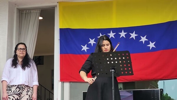 Mary Flor Rodriguez Medina - Gloria al Bravo Pueblo