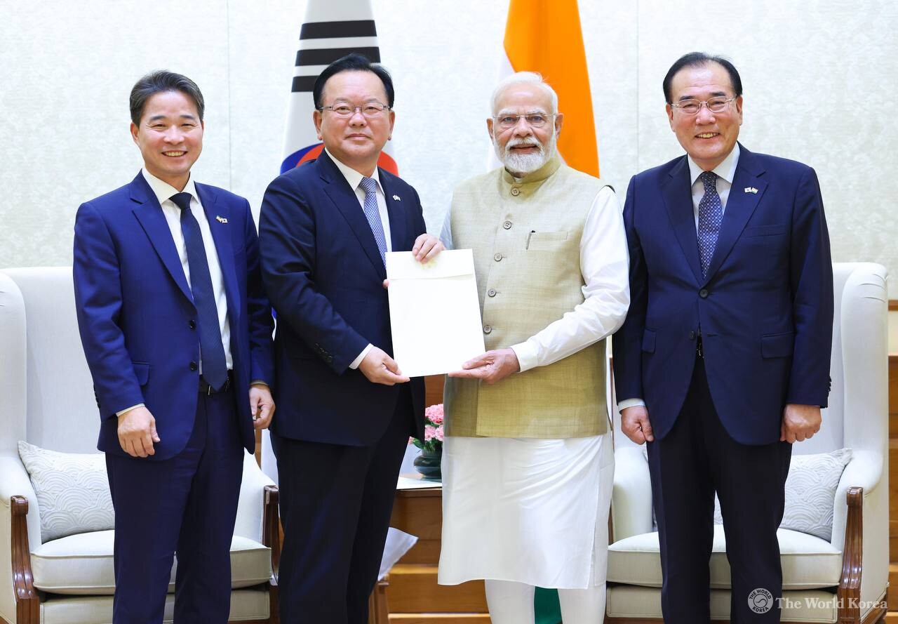 Former South Korean PM Kim Boo-kyum leads special envoy to India ...