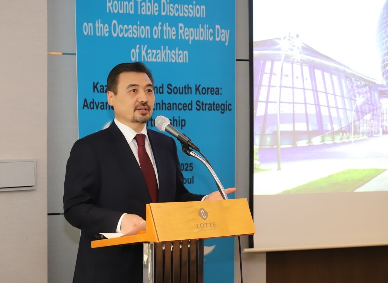 Roundtable Held in Seoul to Celebrate the Republic Day of Kazakhstan